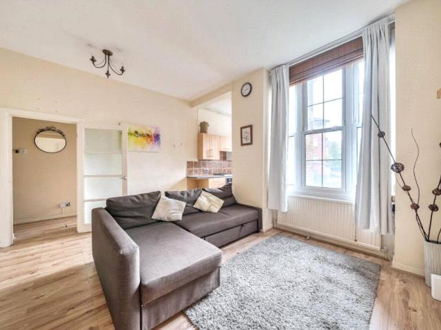 apartment at Devon Mansions, Tooley Street, London, SE1 2XJ