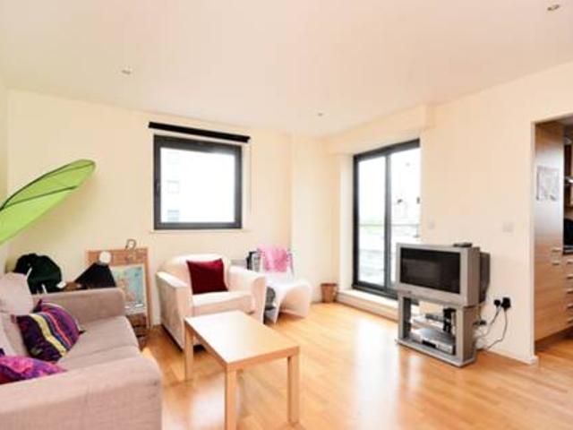 Apartment at Devonport Street, Greater London
