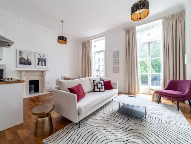 Apartment at Devonshire Terrace, City of Westminster