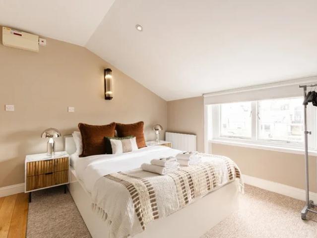 Apartment at Devonshire Terrace, City of Westminster