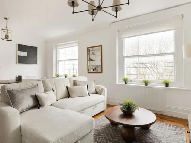 Apartment at Devonshire Terrace, City of Westminster