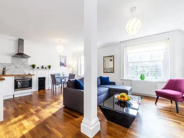 Apartment at Devonshire Terrace, City of Westminster