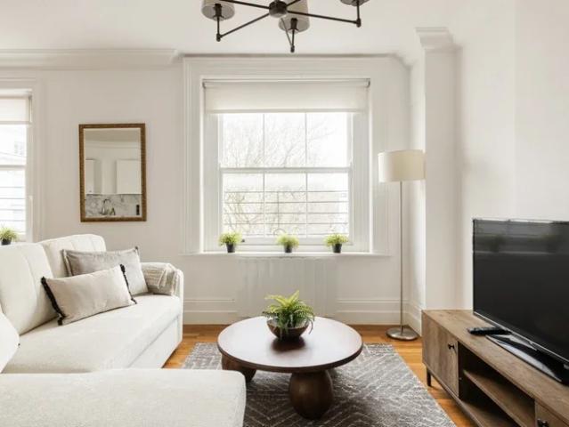 Apartment at Devonshire Terrace, City of Westminster