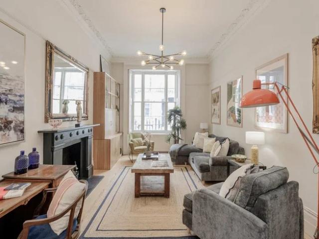 Apartment at Devonshire Terrace, City of Westminster