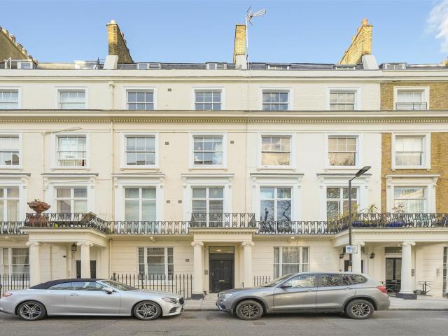 Apartment at Devonshire Terrace, City of Westminster