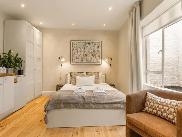 Apartment at Devonshire Terrace, City of Westminster