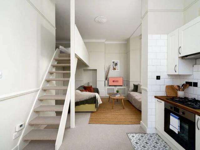 Apartment at Devonshire Gardens, Greater London