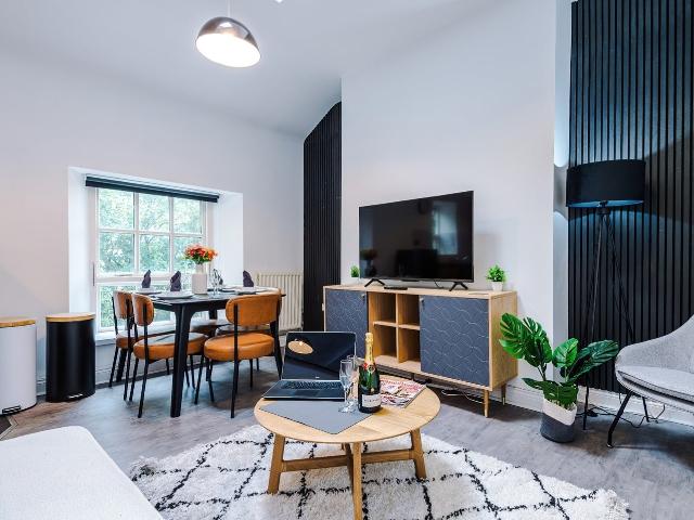 Apartment at Devonshire Road, Oxton Village