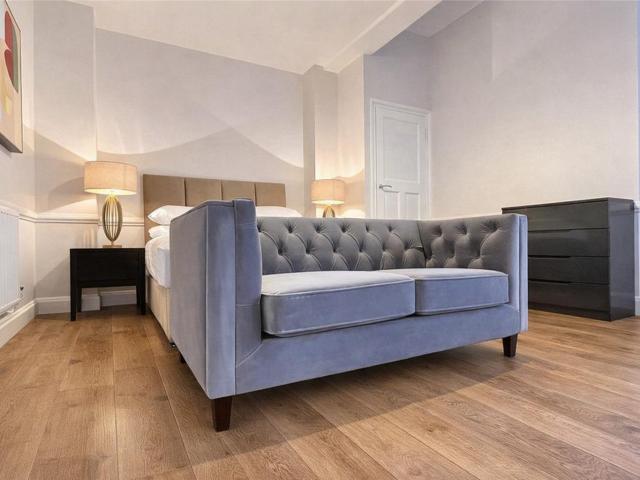 Apartment at Devonshire Street, City of Westminster