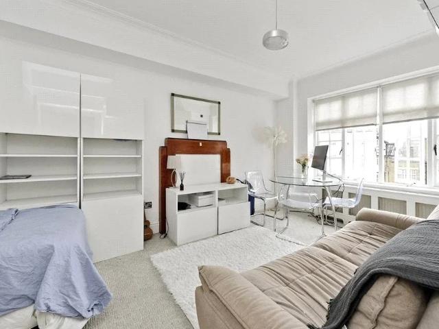 Apartment at Devonshire Street, City of Westminster