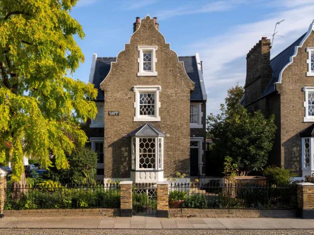 Apartment at De Beauvoir Square, Greater London