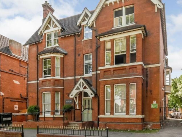 Apartment at De Parys Avenue, Bedford