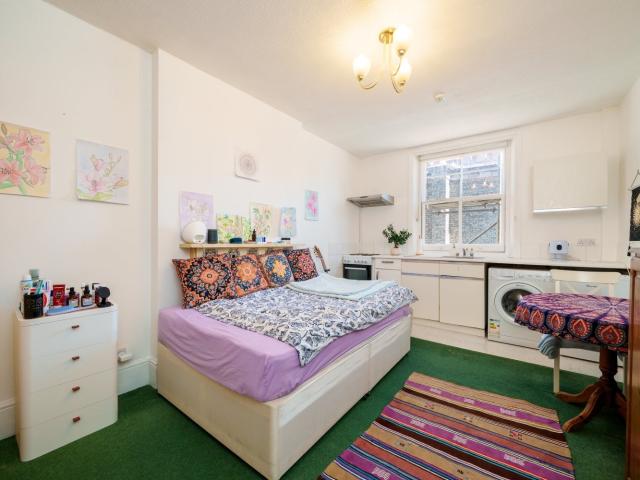 Apartment at De Vere Gardens, Greater London