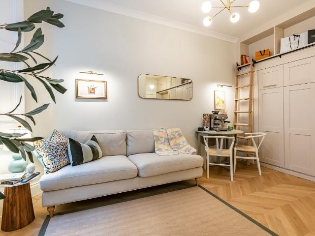 Apartment at De Vere Gardens, Greater London