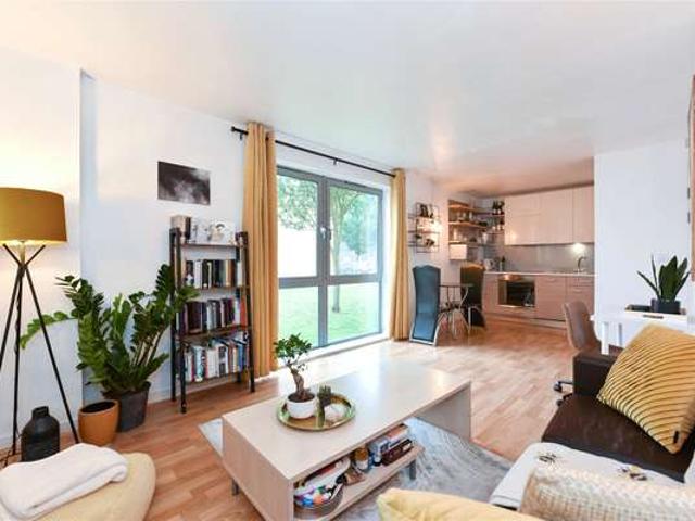 Apartment at Deals Gateway, Greater London