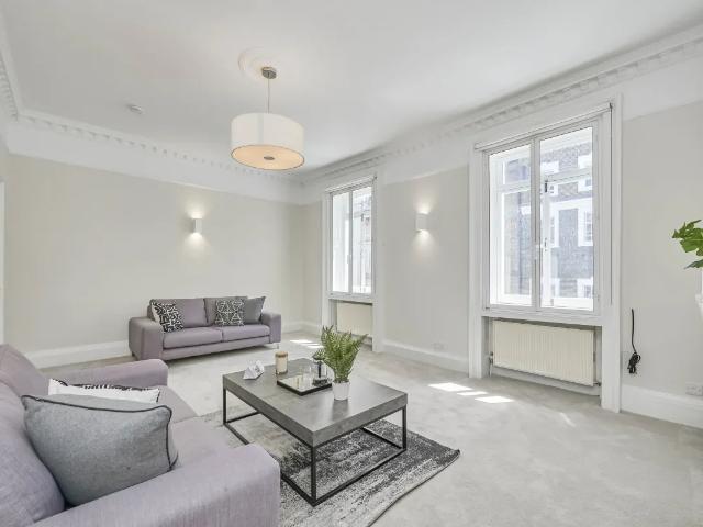 Apartment at Dean's Mews, City of Westminster