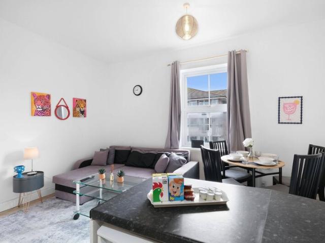 Apartment at Dedworth Road, Windsor