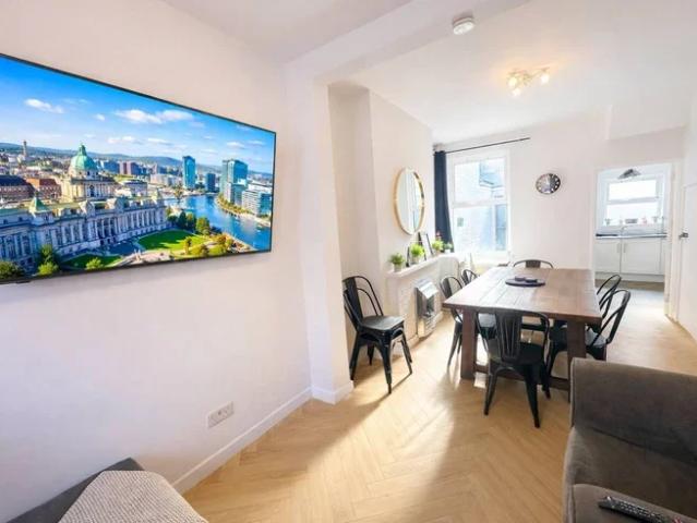 Apartment at Delaware Street, Belfast