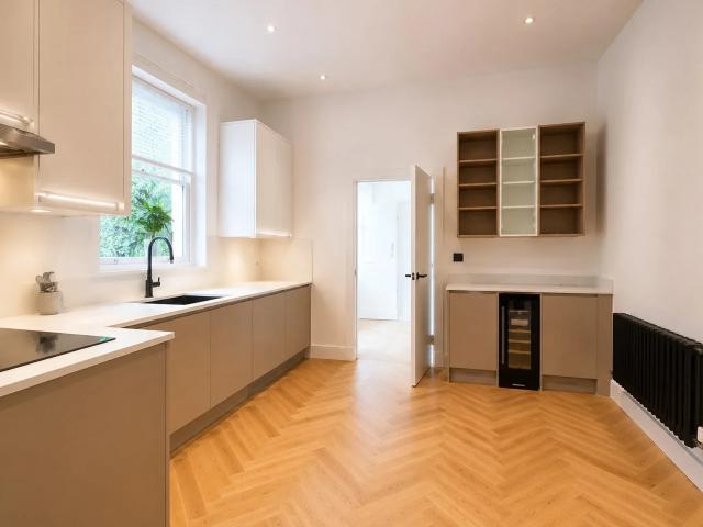 Apartment at Delaware Road, City of Westminster
