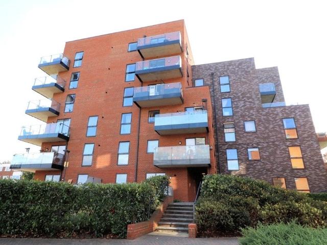 Apartment at Dell View Road, Greater London
