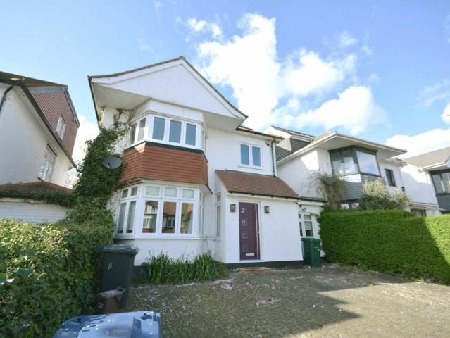Apartment at Denehurst Gardens, Greater London