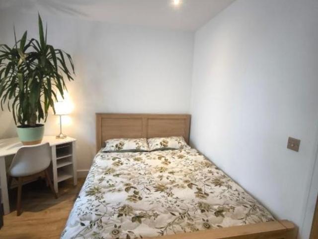 Room at Denham Road, Greater London