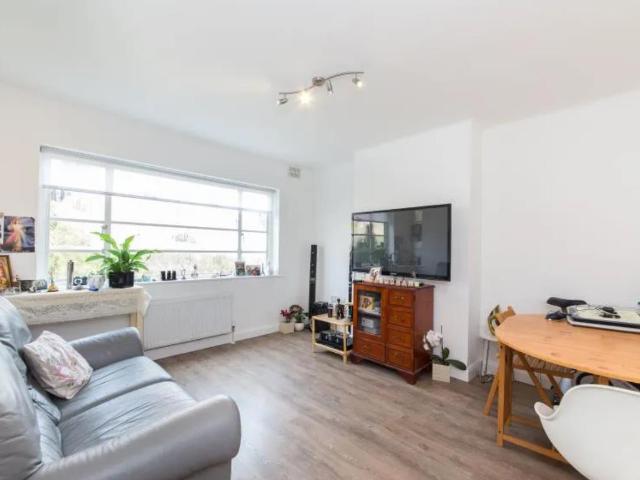 Apartment at Denison Close, Greater London
