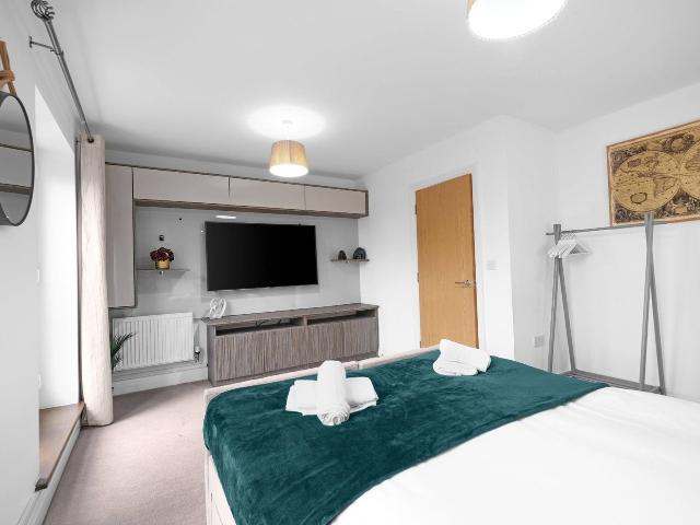 Apartment at Denton Way, Slough