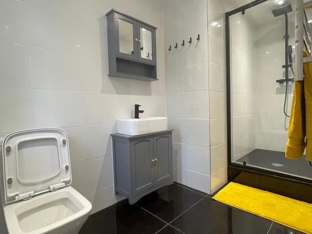 Apartment at Derwent Avenue, Greater London