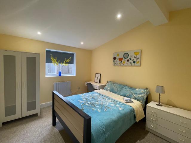 Apartment at Derwent Avenue, Greater London