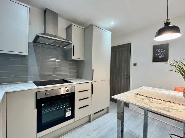 Apartment at Derwentwater Grove, Leeds
