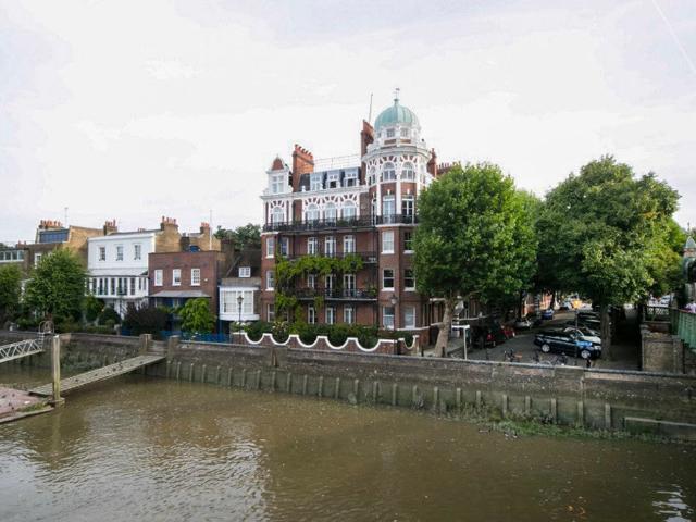 Apartment at Digby Mansions, Greater London