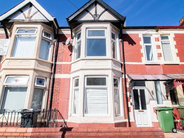 Apartment at Dinas Street, Cardiff