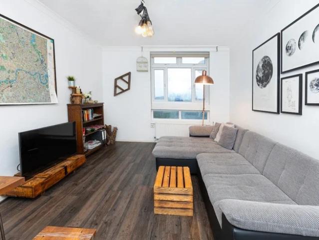 Apartment at Diss Street, Greater London