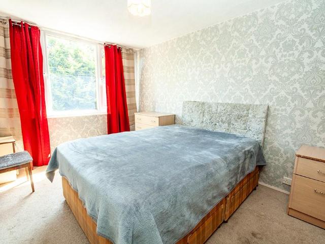 Apartment at Disraeli Close, Greater London