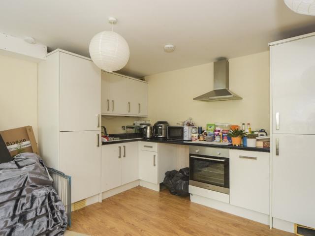 Apartment at Dryden Way, Greater London