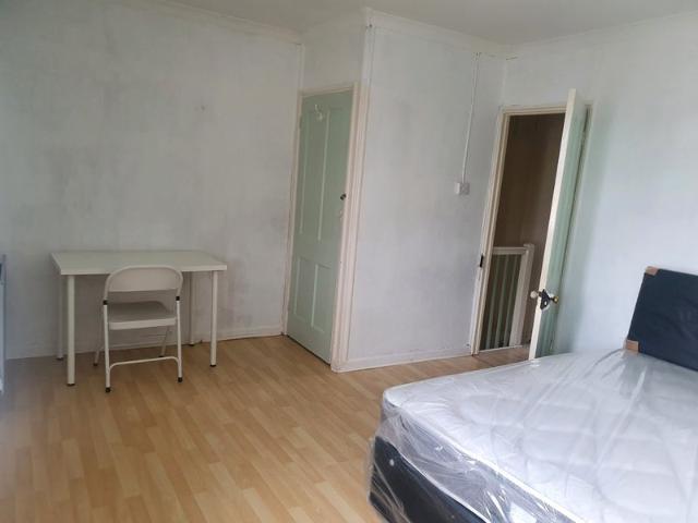 Apartment at Dryfield Road, Greater London