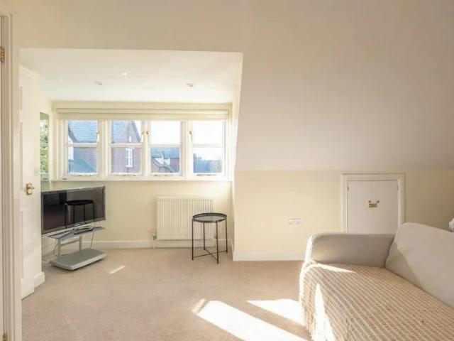 Room at Drysdale Close, Vale of White Horse