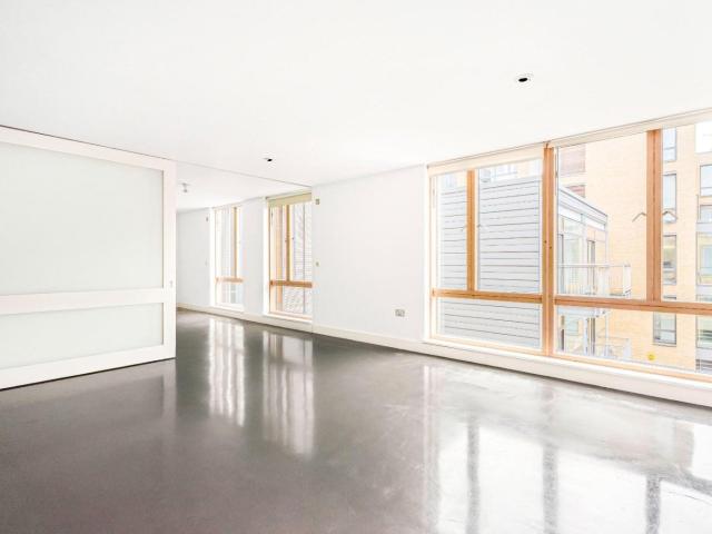 Apartment at Drysdale Street, Greater London