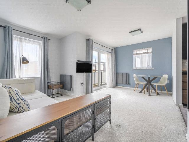 Apartment at Drake Way, Reading