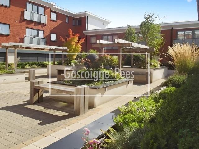 Apartment at Drake Way, Reading