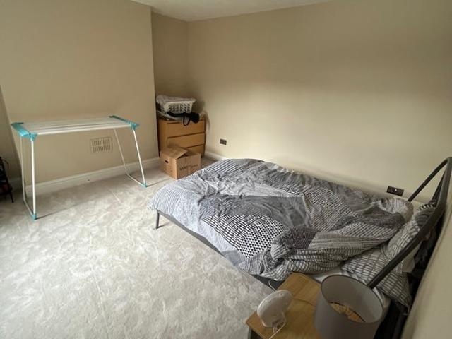 Apartment at Drakefield Road, Greater London