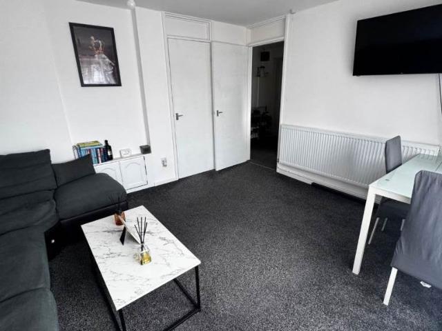 Apartment at Drakes Drive, Stevenage