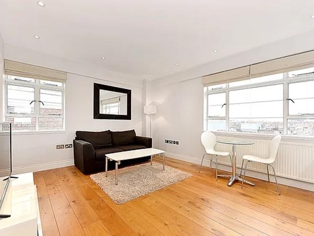 Apartment at Draycott Avenue, Greater London