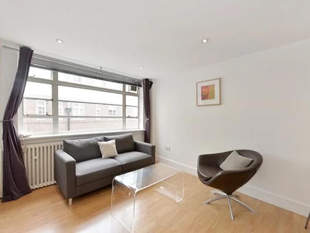 Apartment at Draycott Avenue, Greater London
