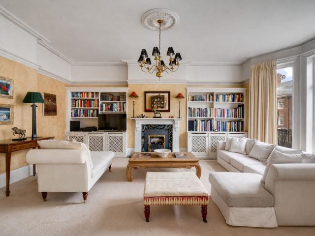 Apartment at Drayton Gardens, Greater London