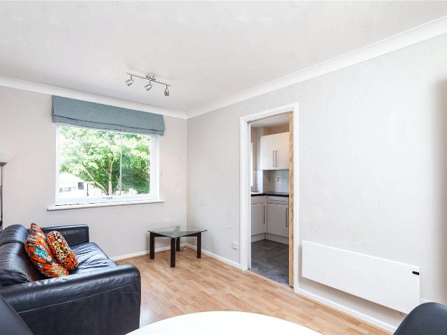 Apartment at Drayton Park, Greater London