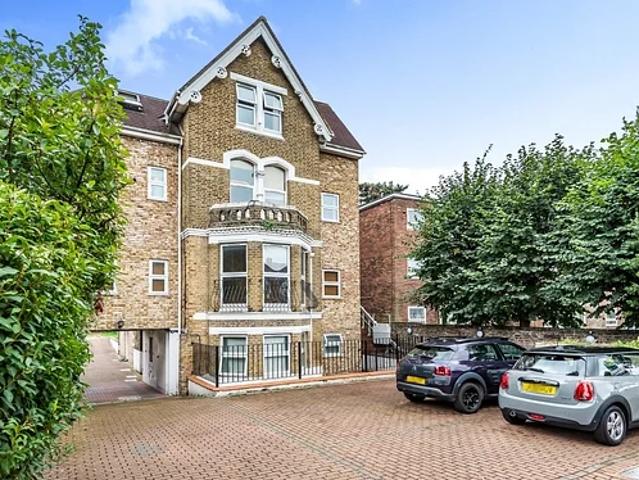 Apartment at Drayton Road, Greater London