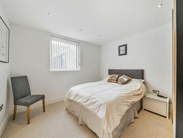 Apartment at Dreadnought Walk, Greater London