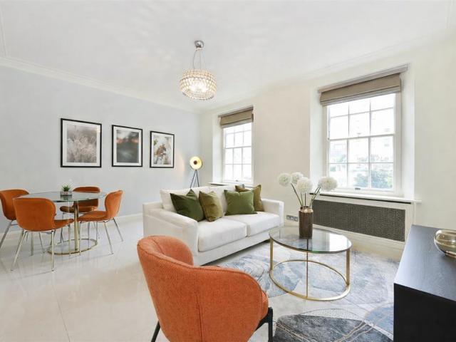 Apartment at Duchess Mews, City of Westminster